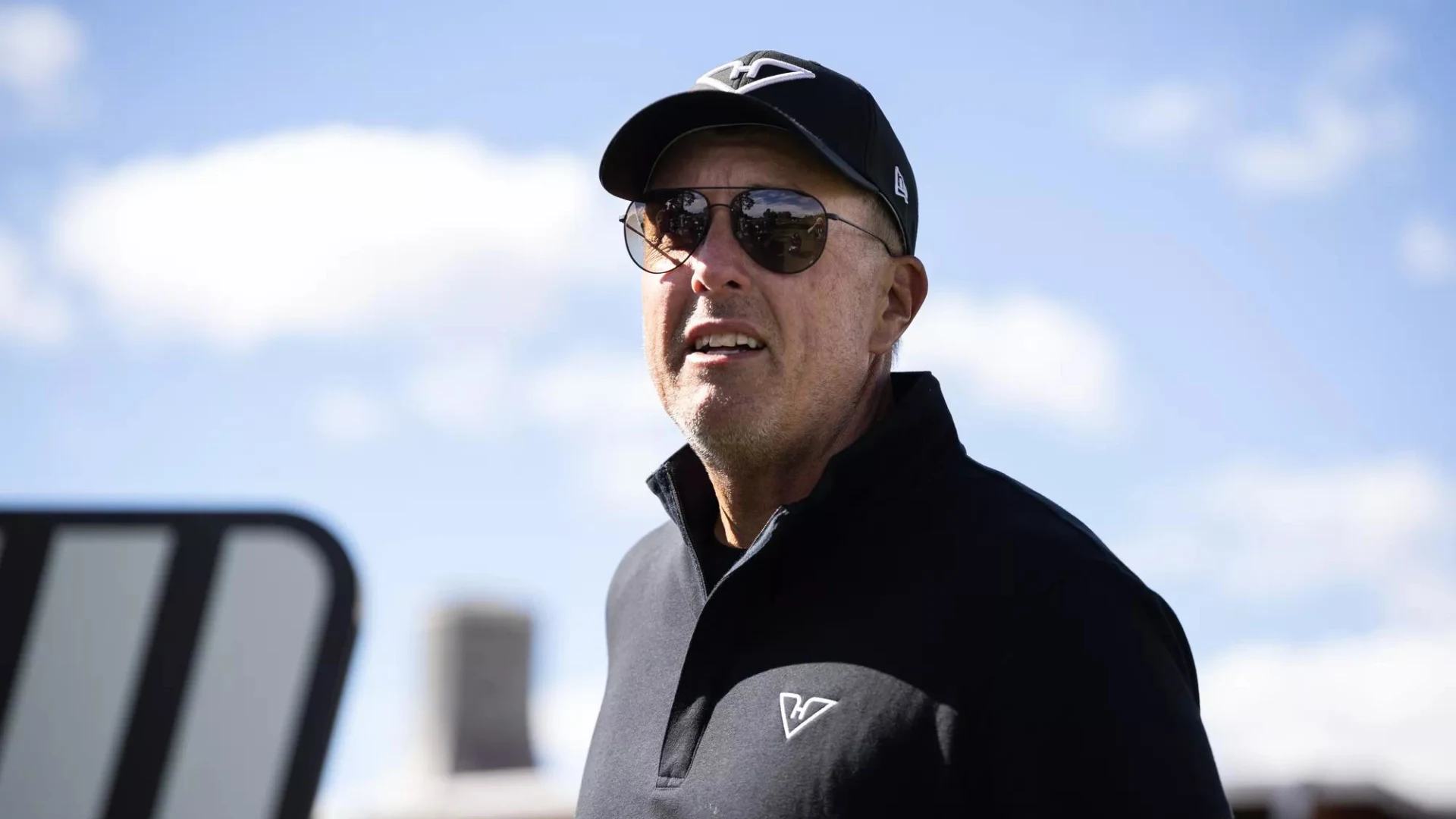 LIV Golf News: 20 YEARS LATER: MICKELSON’S LEAP IS ABOUT THE HEART, NOT ...