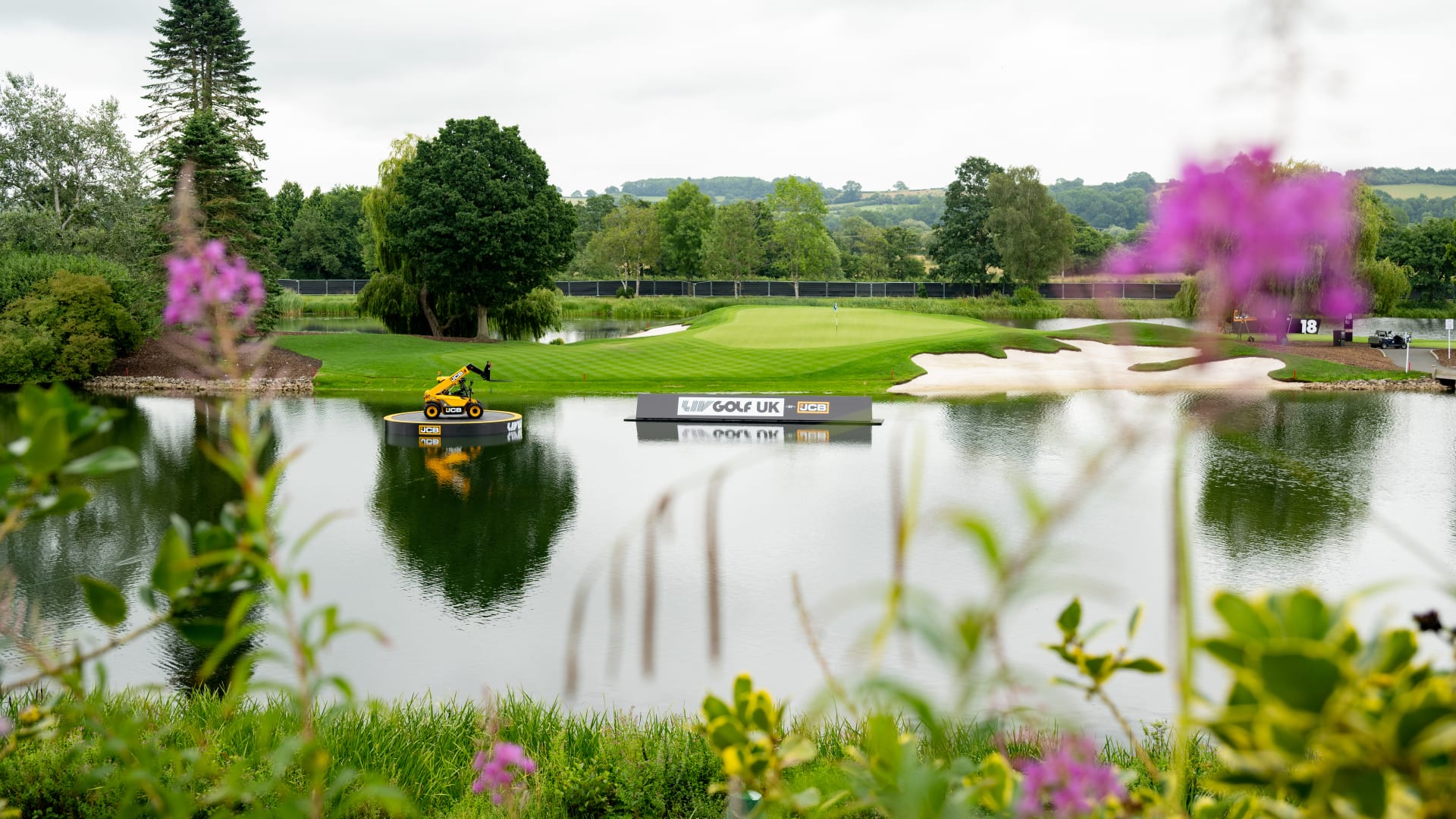 First Look: LIV Golf UK by JCB